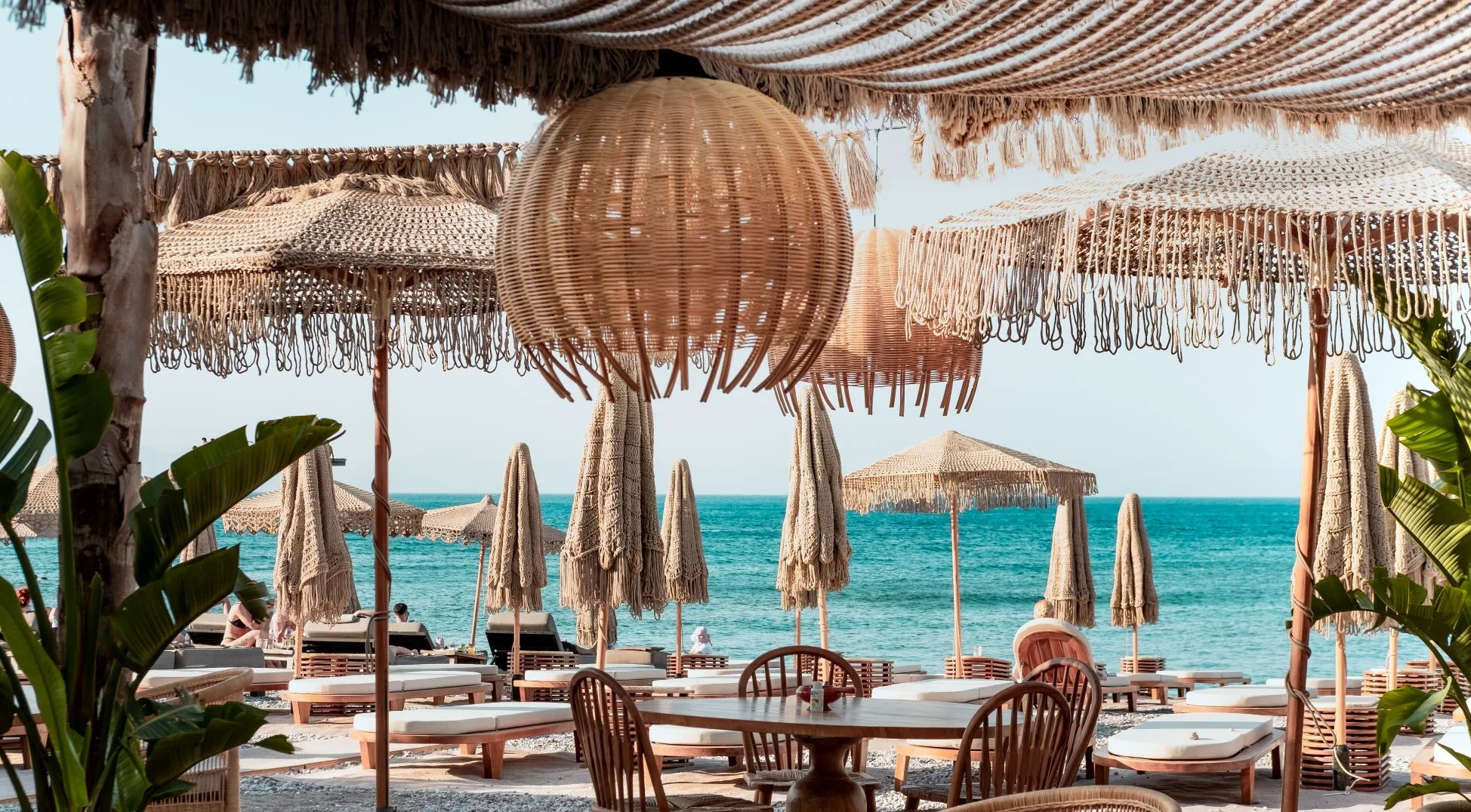 The 10 Must-Visit Beach Clubs Along The Côte D’Azur - Superyacht Content