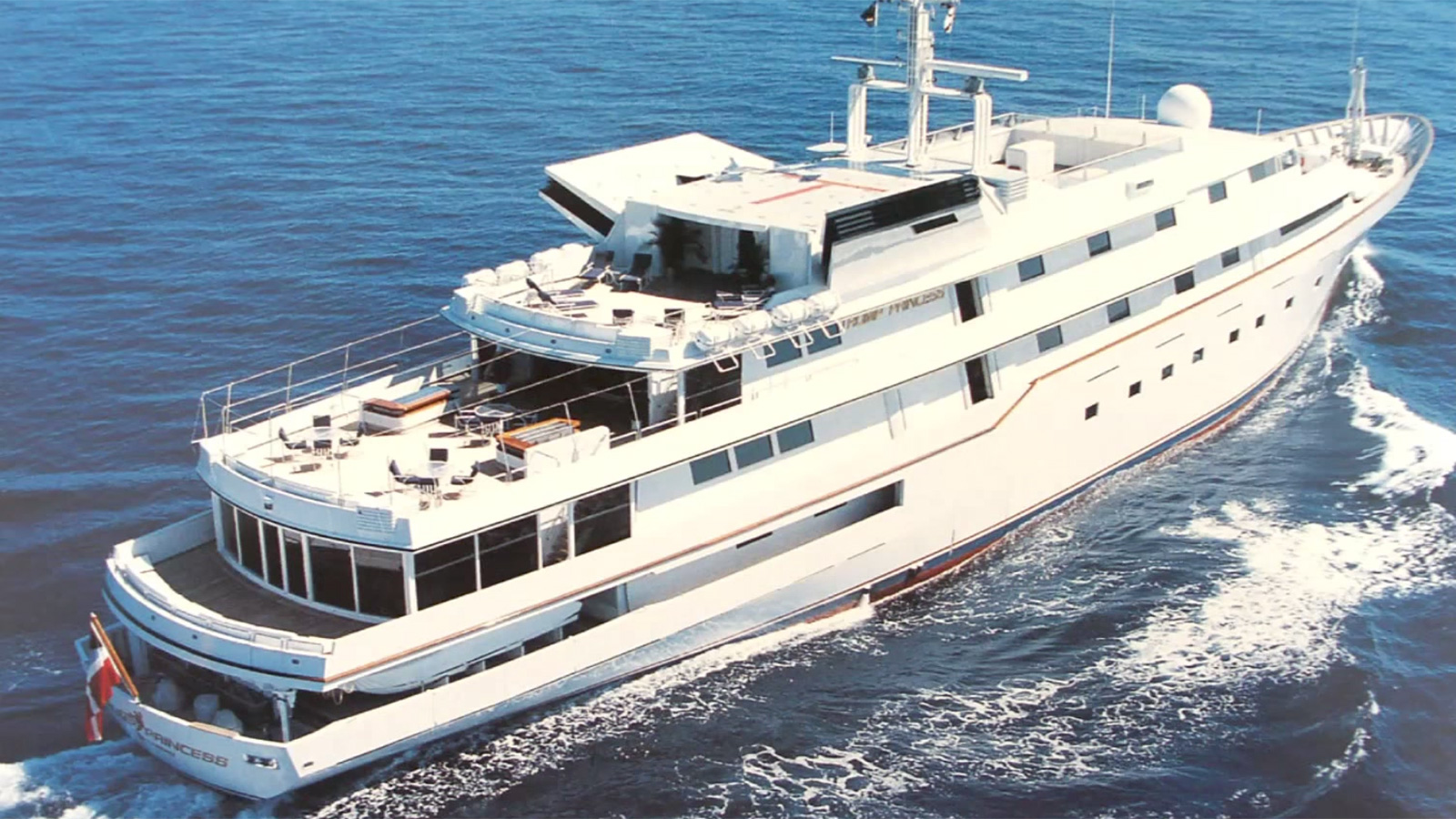 He’s Running (Again). Let’s Look At Donald Trump’s Superyacht History ...